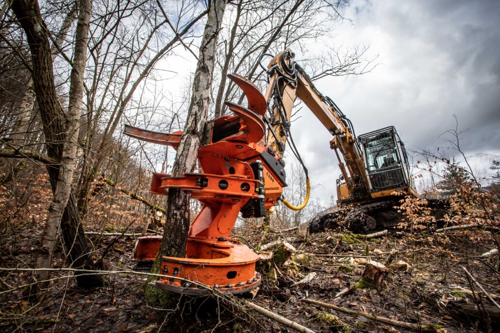 Woodcracker® C | the versatile single grip harvester head | WESTTECH ...