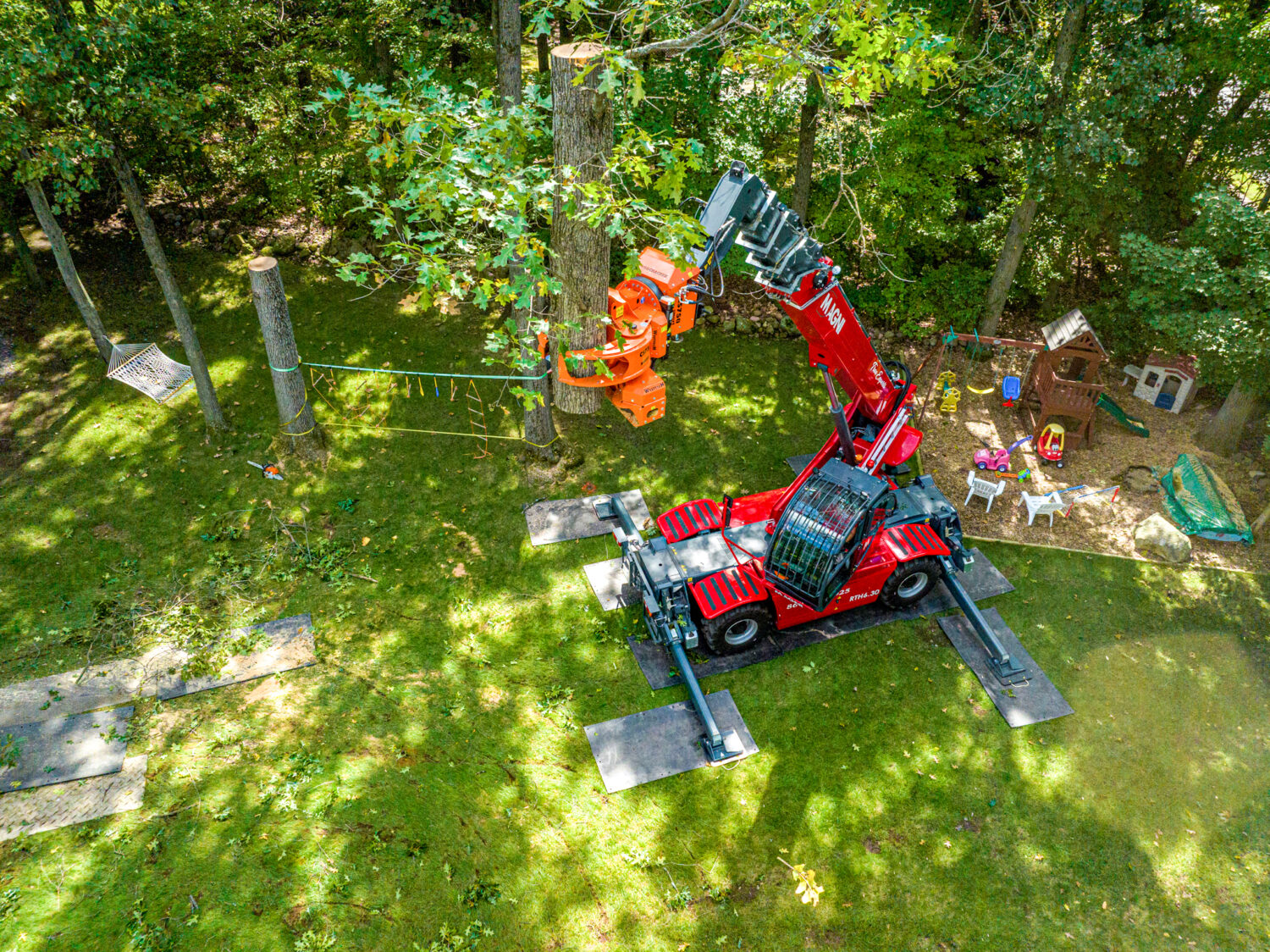 Fell trees in residential areas with the Woodcracker® CS750 Smart ...